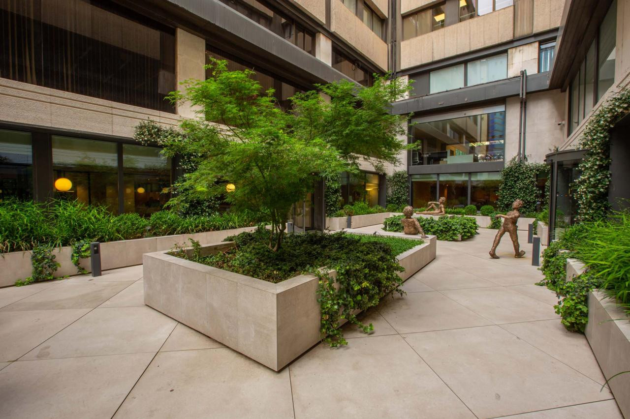 Azora | Together, we invest in a better future for people